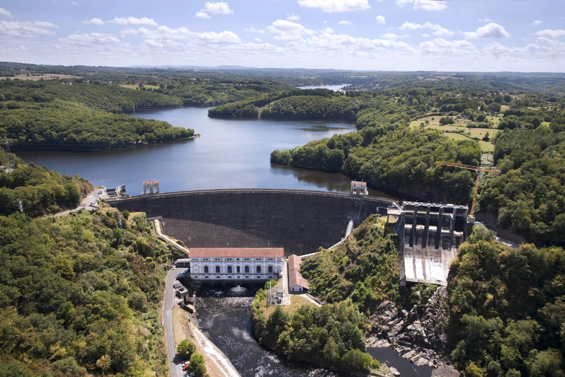 Le Barrage hydroélectrique d'Éguzon | Office de Tourisme de la Vallée ...